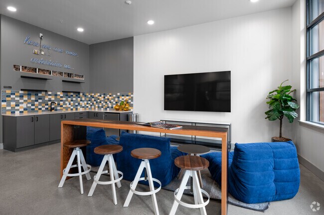 Center Steps - Apartments in Seattle, WA | Apartments.com