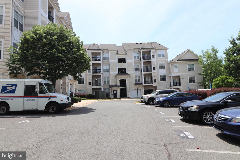 11355 Aristotle Dr Unit 8-108, Fairfax, VA 22030 - Room for Rent in ...