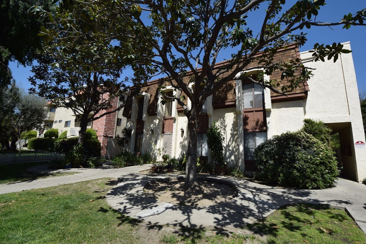 12015 Burbank Blvd Unit 04, Los Angeles, CA 91607 | Apartments.com
