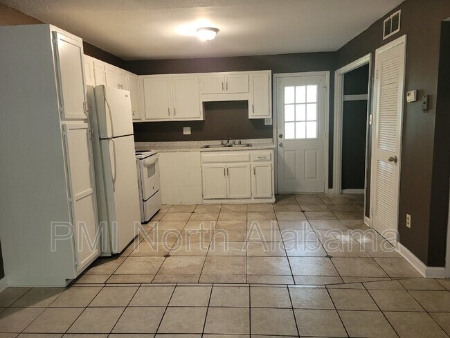 201 8th Ave SW Unit Apt B, Decatur, AL 35601 - Condo for Rent in ...