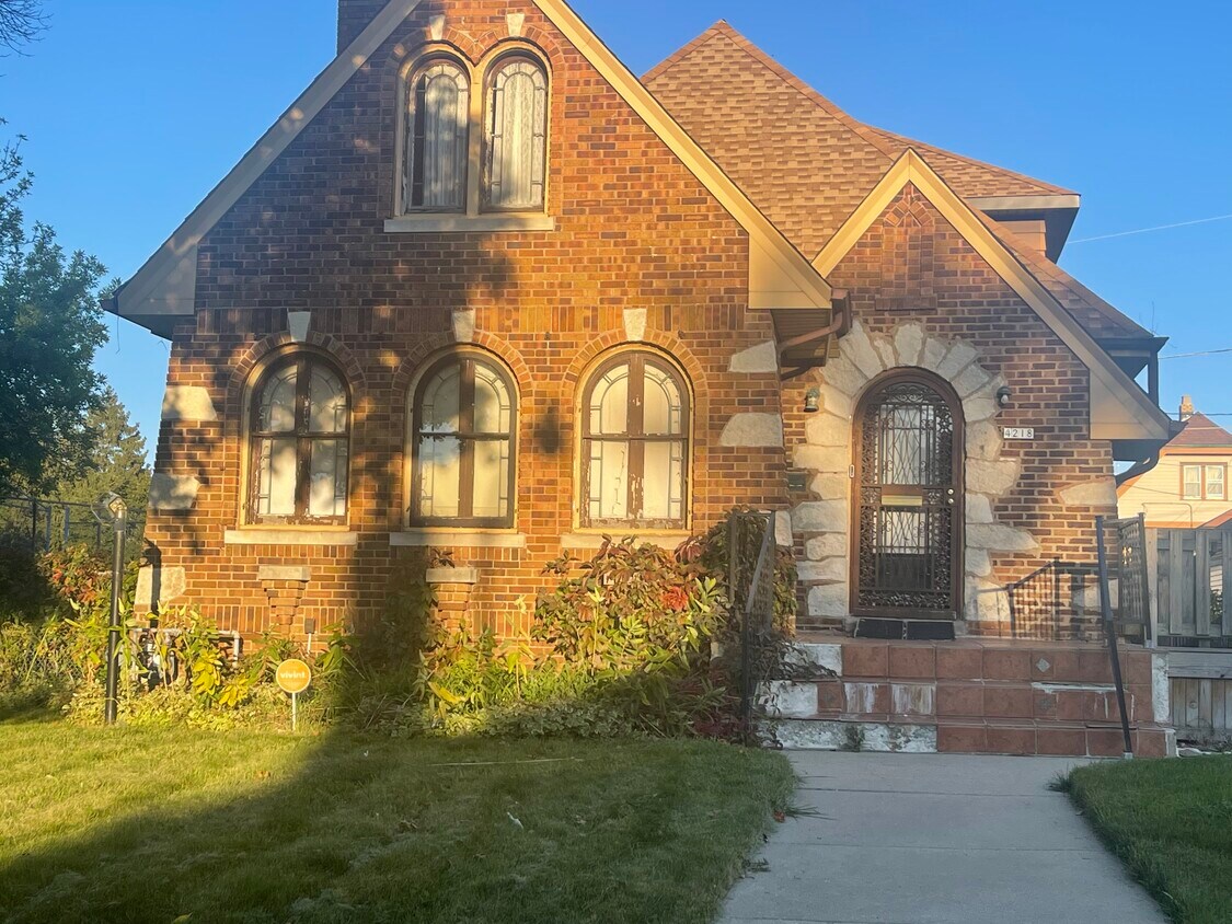 4218 N 16th St, Milwaukee, WI 53209 - House Rental in Milwaukee, WI ...