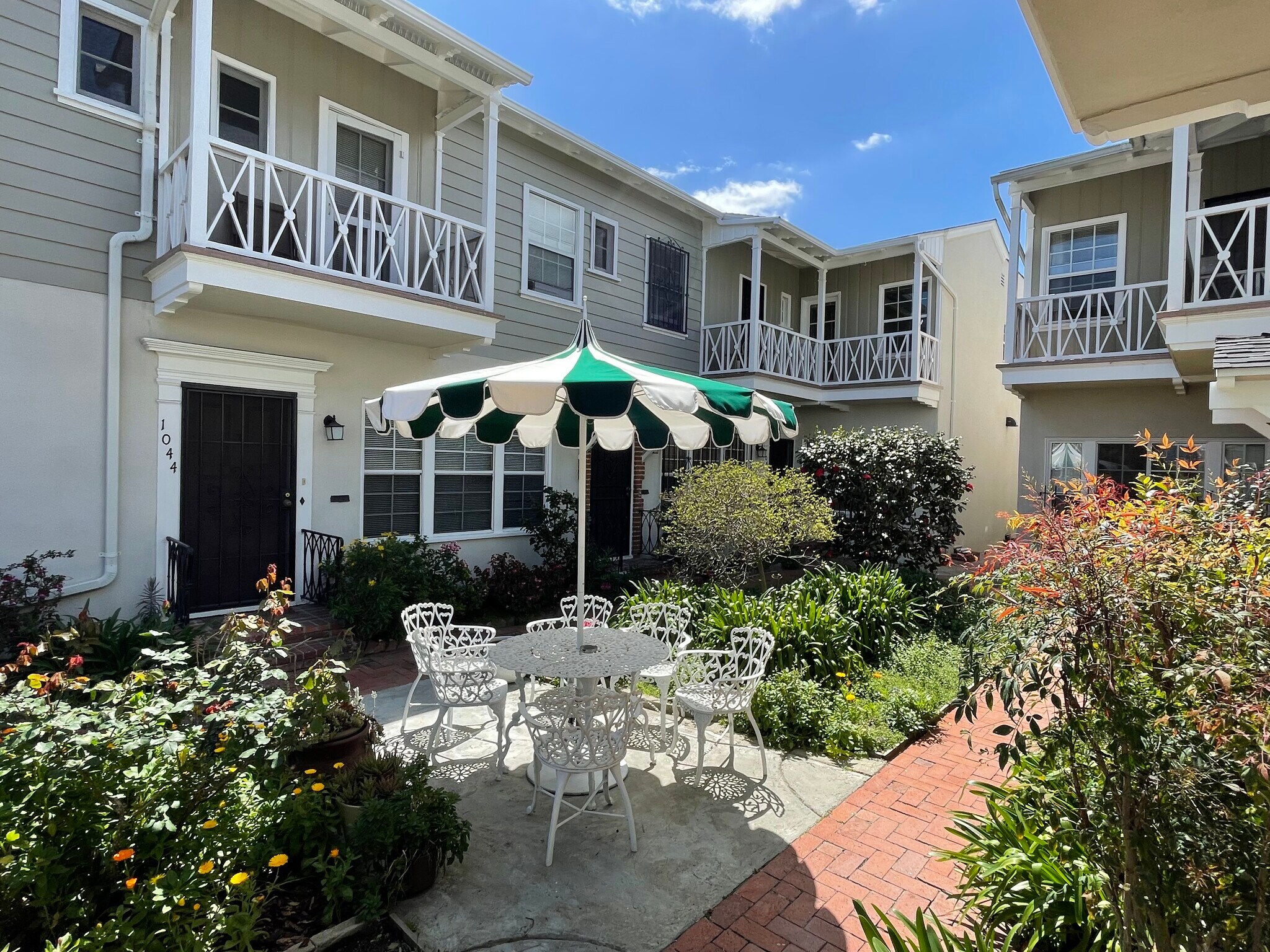 1054 Masselin Ave, Los Angeles, CA 90019 - Townhome Rentals in Los ...