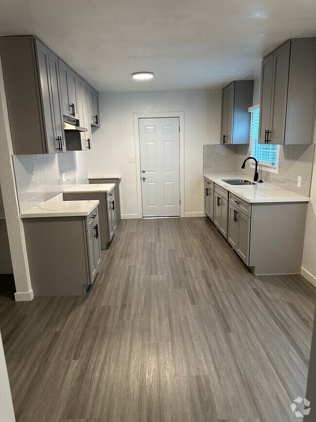 Woodcrest Apartments for Rent with Extra Storage - Los Angeles, CA - 1 ...