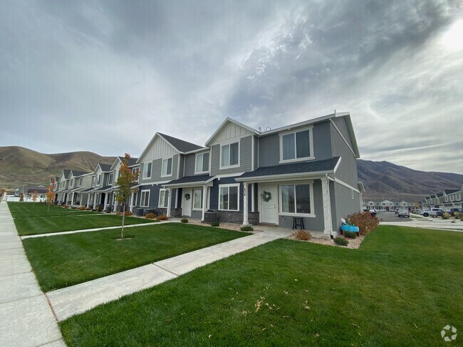 Houses For Rent in Spring Lake, UT with a Swimming Pool - 2 Homes ...