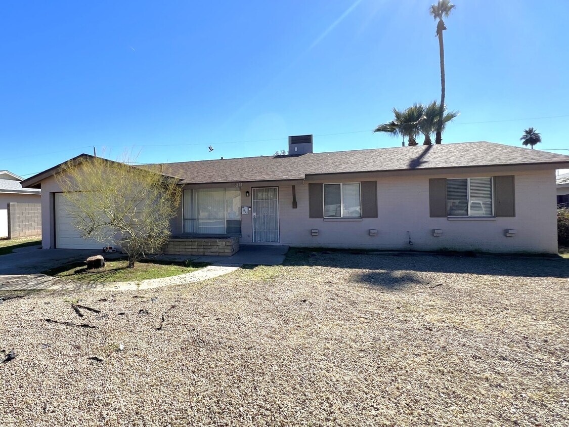 3213 W Redfield Rd, Phoenix, AZ 85053 | Apartments.com