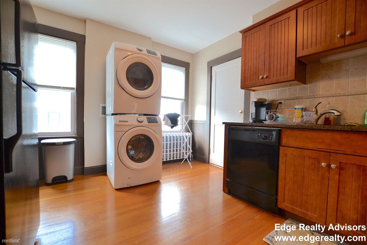 16 S Crescent Circuit, Boston, MA 02135 - Room for Rent in Boston, MA ...