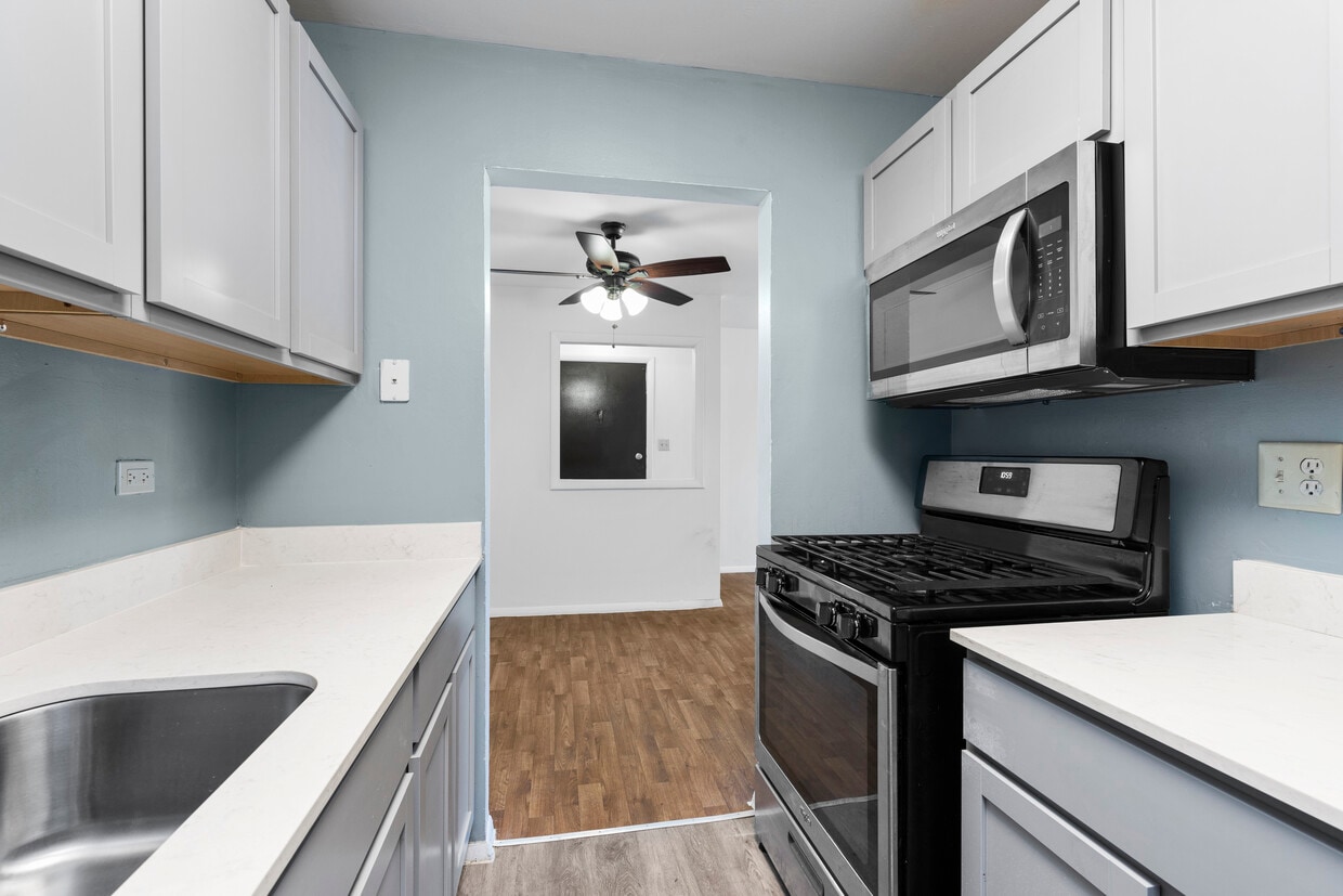 Green Oaks Apartments - 8580 100th Ter Palos Hills, IL 60465 ...