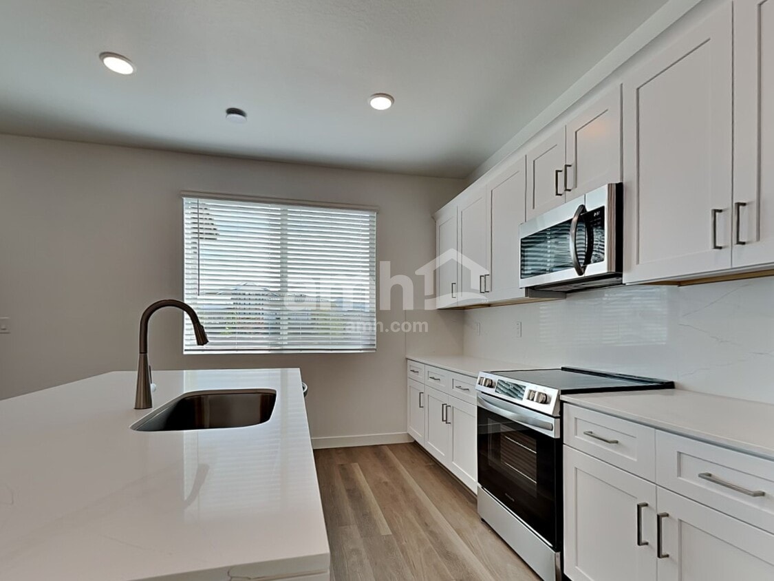 9721 W Tamarisk Ave, Tolleson, AZ 85353 | Apartments.com