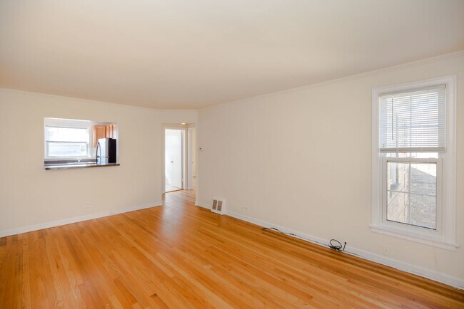 4254 W Nelson St, Chicago, IL 60641 - House Rental in Chicago, IL ...