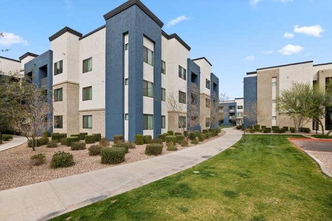 Palms Luxury Apartments Apartments - 1100 E Bell Rd Phoenix, AZ ...