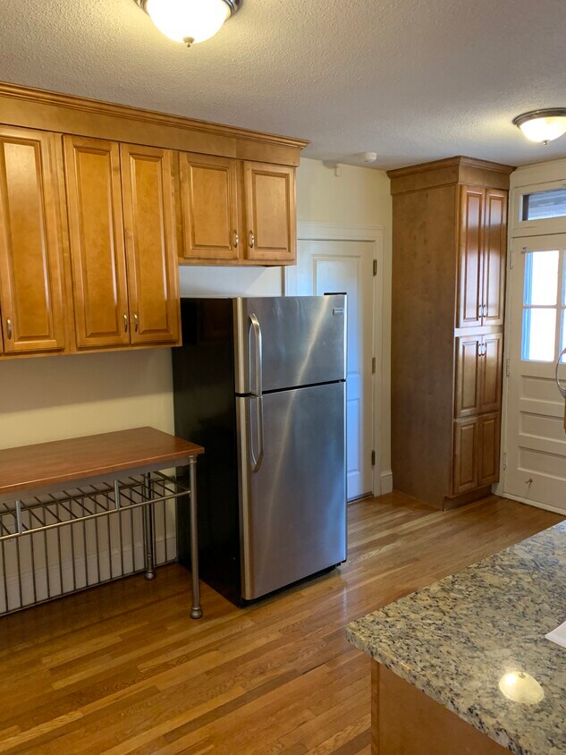 7 Robin Rd Unit A2, West Hartford, CT 06119 - Condo for Rent in West ...