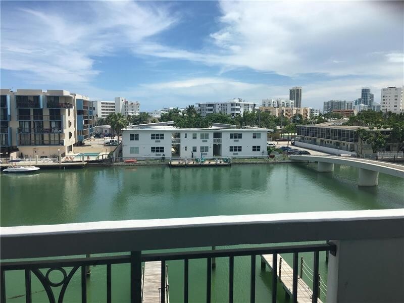 8101 Crespi Blvd Unit 202, Miami Beach, FL 33141 - Room for Rent in ...