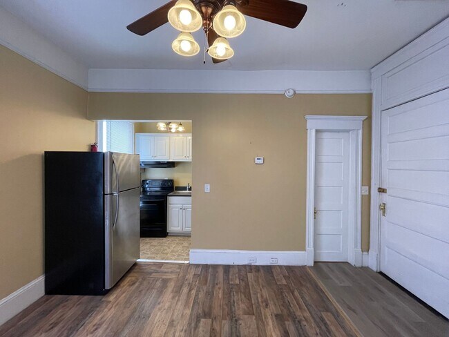 946 Magnolia St Unit Apartment 5, Macon, GA 31201 - Room for Rent in ...