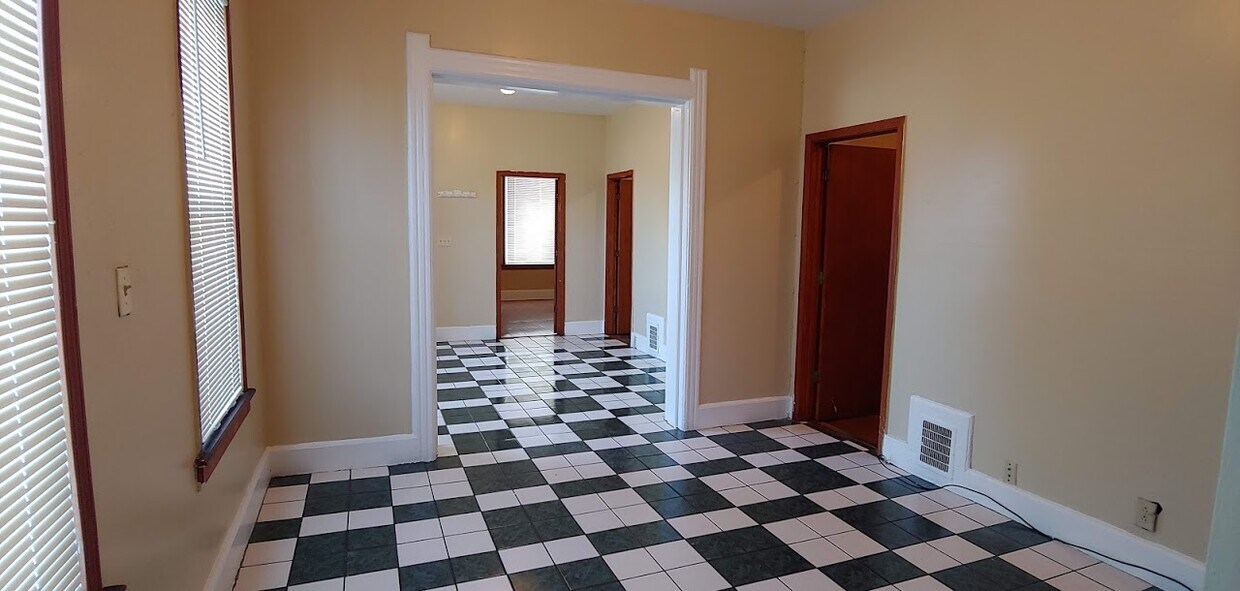 721 S 9th St Unit 721, Milwaukee, WI 53204 - Room for Rent in Milwaukee ...