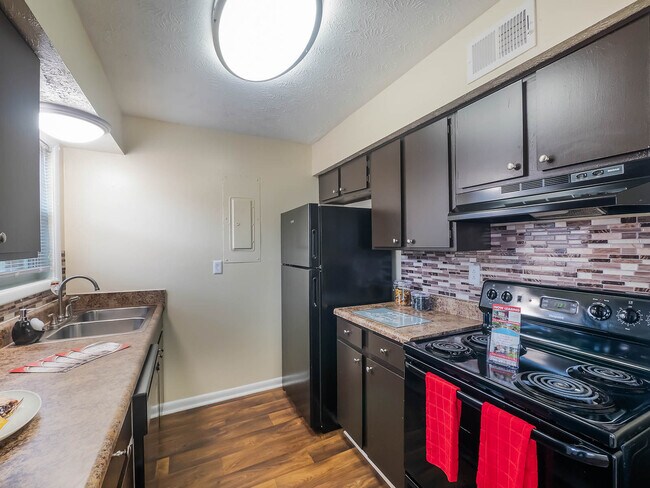 The Grove at Six Hundred Apartment Homes Apartments - 600 Redmond Road ...