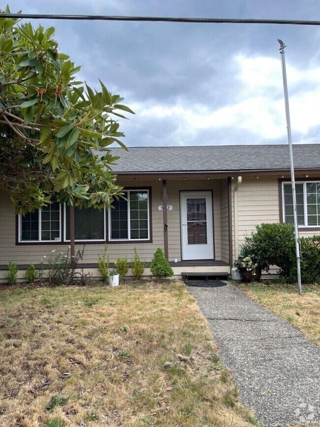 Shamrock Glen Apartments for Rent with a Walk-In Closet - Renton, WA ...