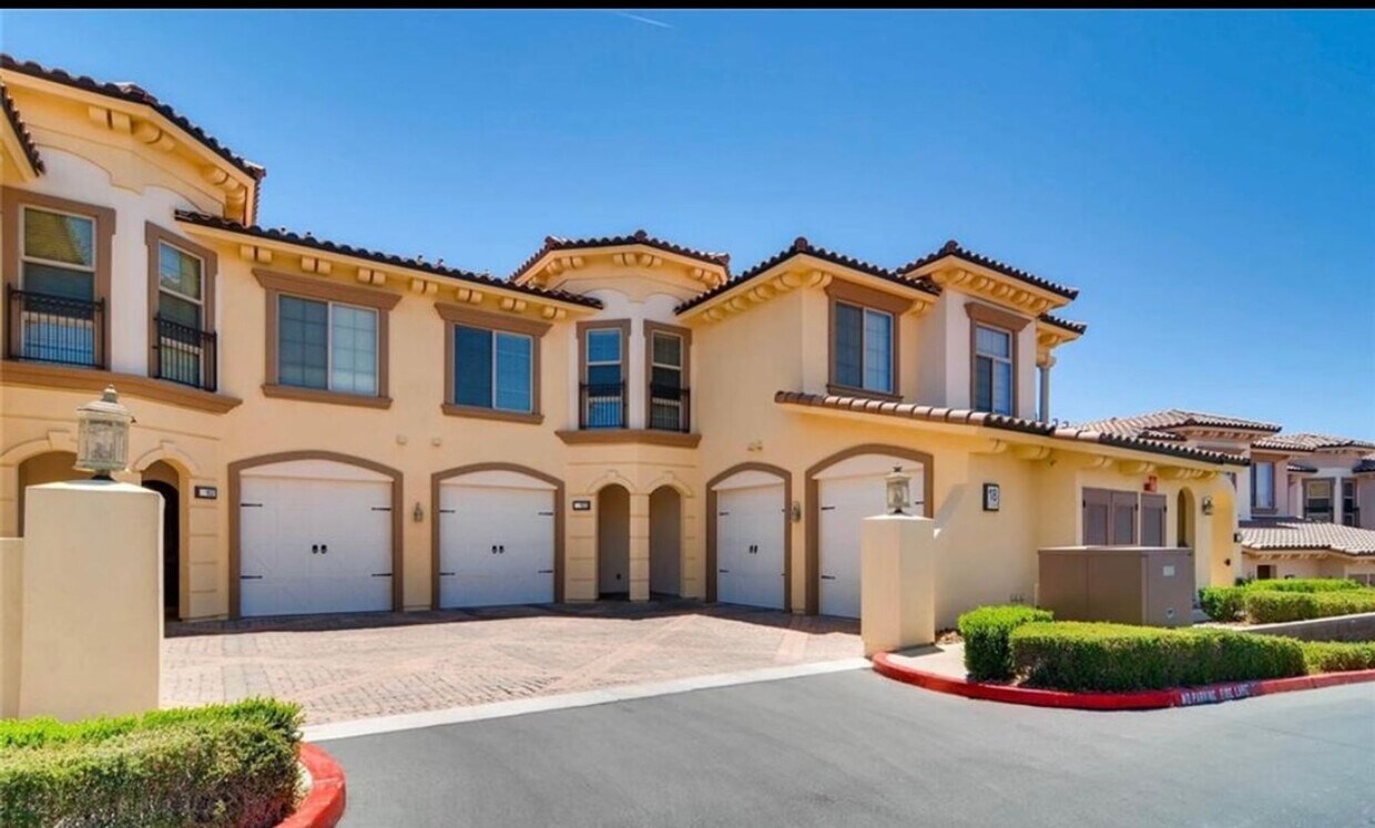 18 Via Vasari, Henderson, NV 89011 - Townhome Rentals in Henderson NV | Apartments.com