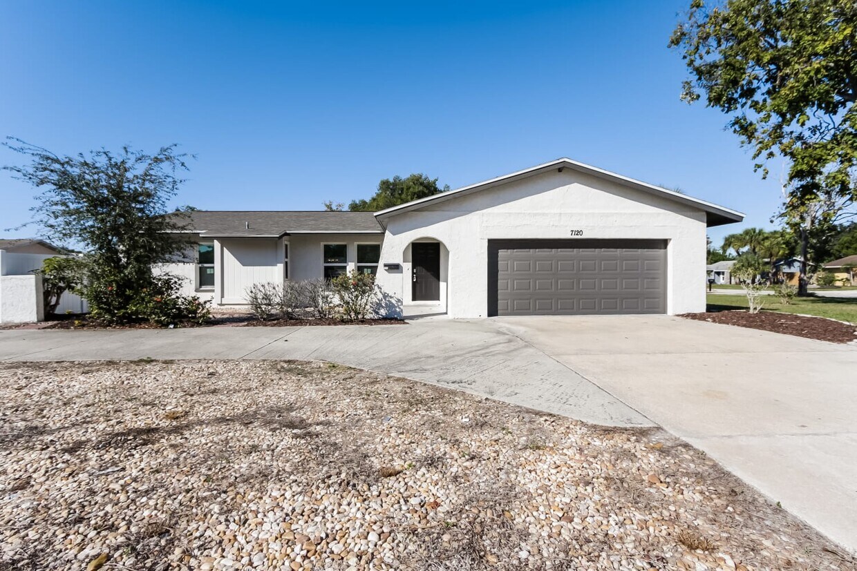 7120 Pennsylvania Ave, Sarasota, FL 34243 | Apartments.com