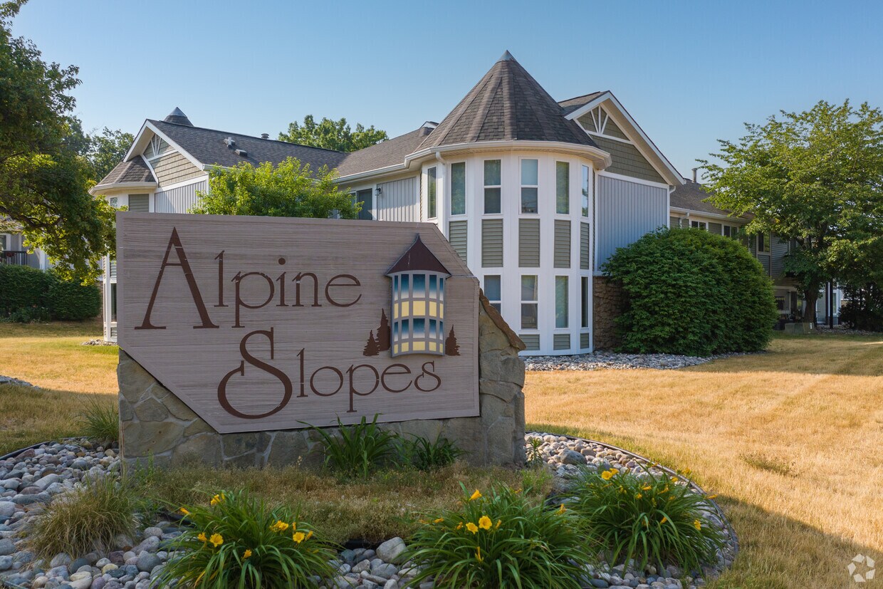 Alpine Slopes Apartments - Apartments in Comstock Park, MI | Apartments.com
