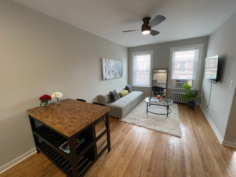 3250 N Pulaski Rd, Chicago, IL 60641 | Apartments.com