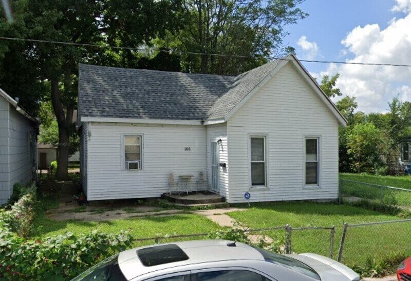 916 E Reservoir St, Springfield, IL 62702 - House Rental in Springfield ...
