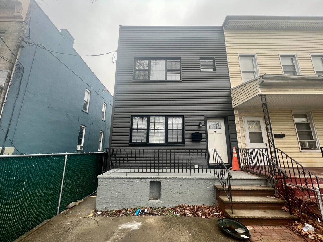 1198 E 96th St, Brooklyn, NY 11236 - House Rental in Brooklyn, NY ...