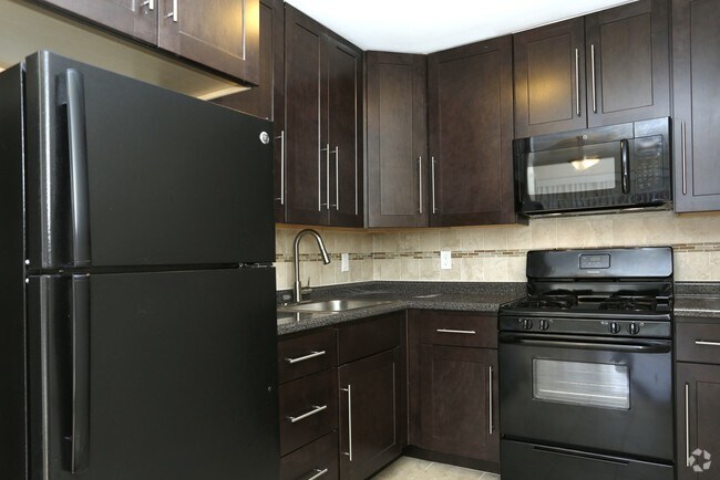 Apartments for Rent with Hardwood Floors in Strathmore NJ