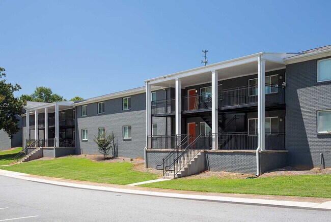 Flats at East Atlanta - 2536 Flat Shoals Rd Decatur, GA - Apartments ...