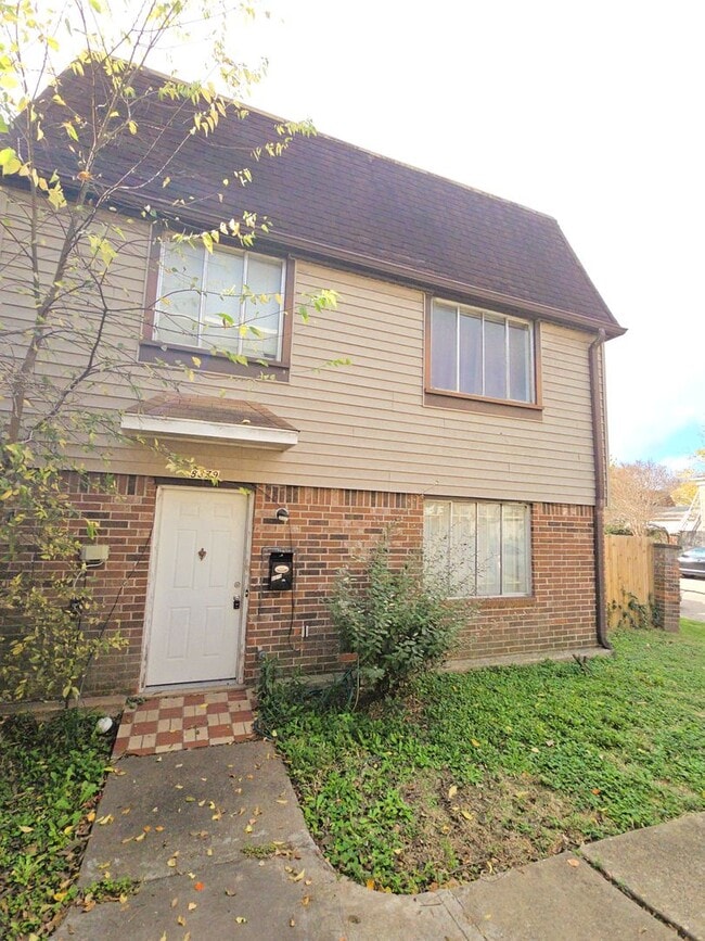 8379 La Roche Ln House | Rice University | Off-Campus Housing Search