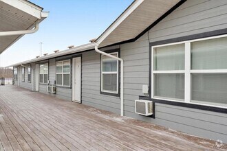 Apartments for Rent with a Swimming Pool in Eldred IL