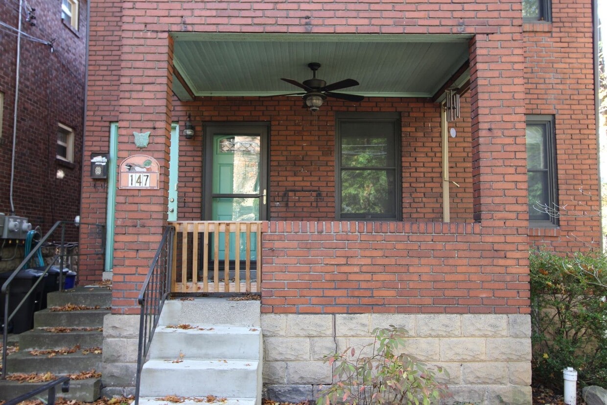 147 Race St Unit 1st floor, Pittsburgh, PA 15218 - Room for Rent in ...