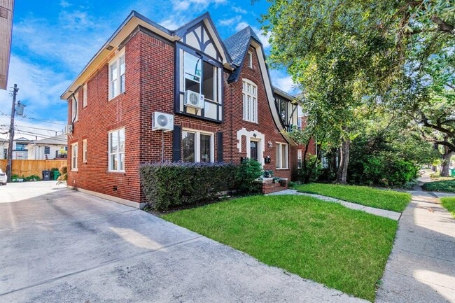 907 W Gray St Unit 3, Houston, TX 77019 - Room for Rent in Houston, TX ...