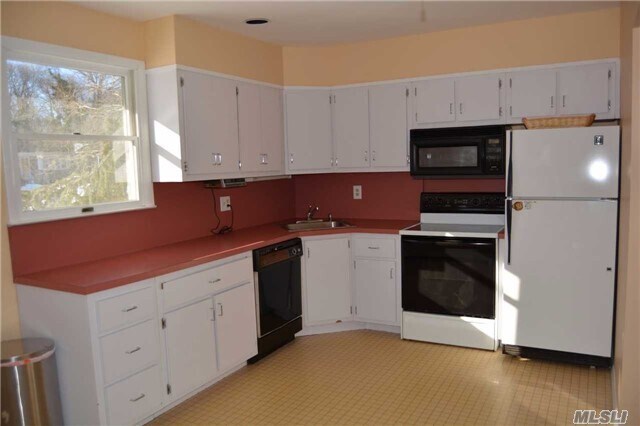 23 Denise Dr, North Babylon, NY 11703 - Room for Rent in North Babylon ...