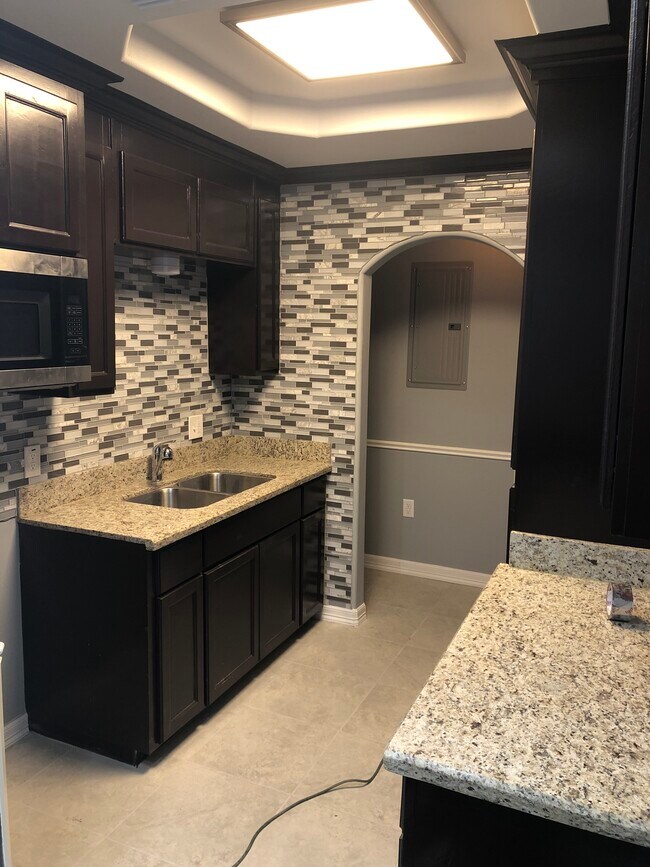 1518 N Dunlap Ave Unit B, Mission, TX 78572 - Apartments in Mission, TX ...