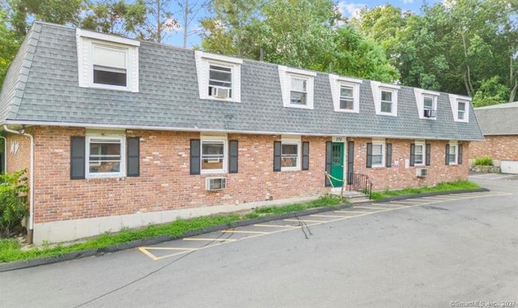 370 Colonial Ave Unit 2D, Waterbury, CT 06704 - Condo for Rent in ...