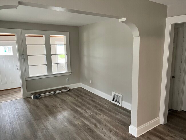 5122 W Burnham St, West Milwaukee, WI 53219 - House Rental in West ...