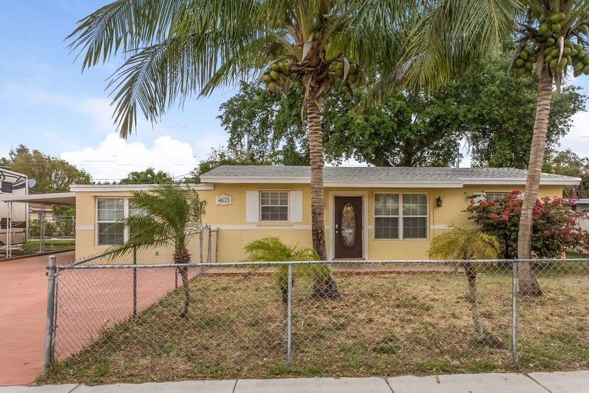 4633 SW 32nd Dr, West Park, FL 33023 | Apartments.com