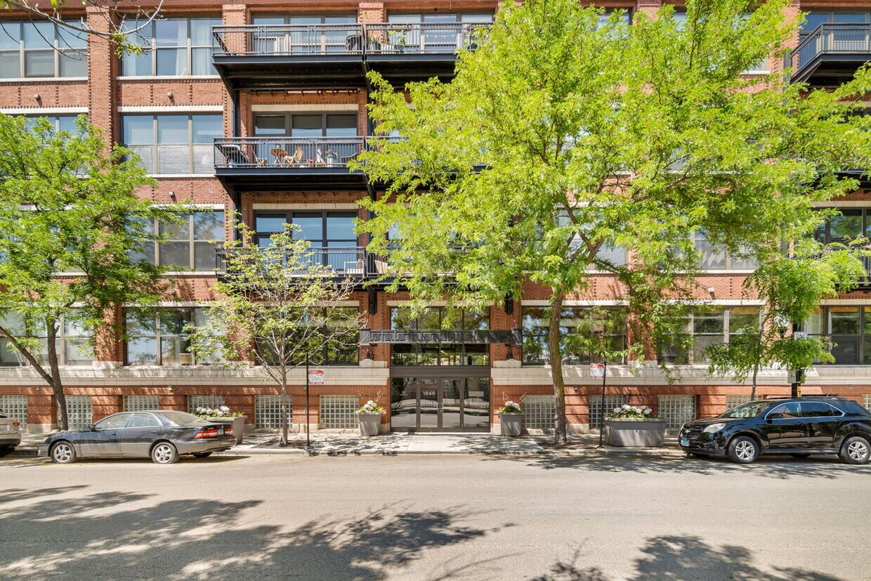 1040 W Adams St Unit 260, Chicago, IL 60607 - Condo for Rent in Chicago ...