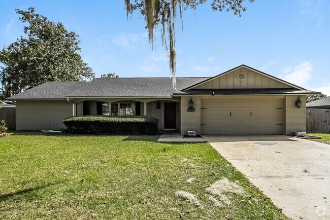 Picciola Harbors Apartments for Rent with a Garage - Fruitland Park, FL ...