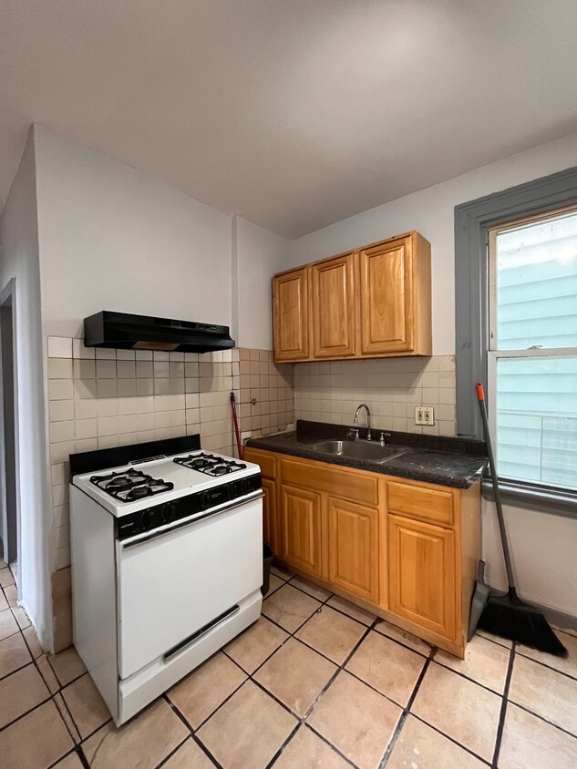 110 Armstrong Ave Unit 1, Jersey City, NJ 07305 - 110 Armstrong Ave ...