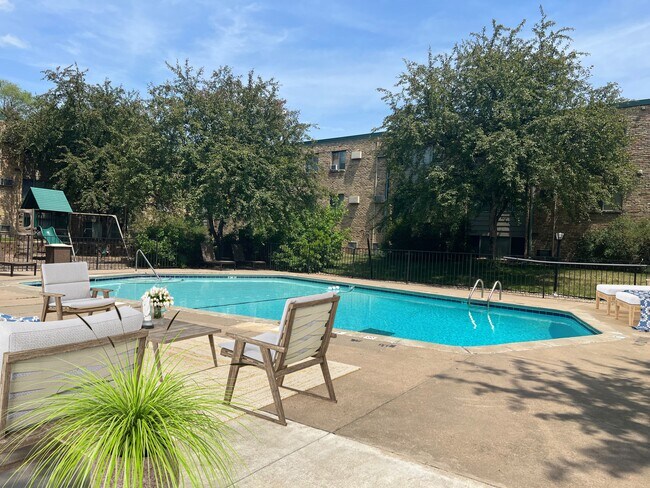 Goldenstar - Apartments in Maplewood, MN | Apartments.com