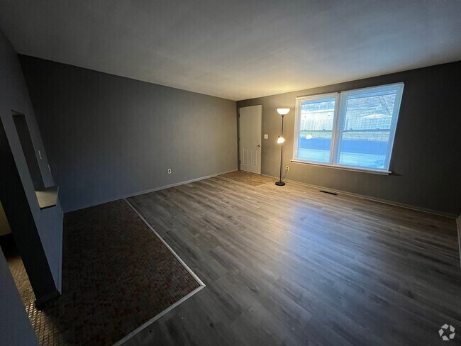 Best Luxury Parkway Manor Apartments for Rent - Pekin, IL - 2 Rentals ...