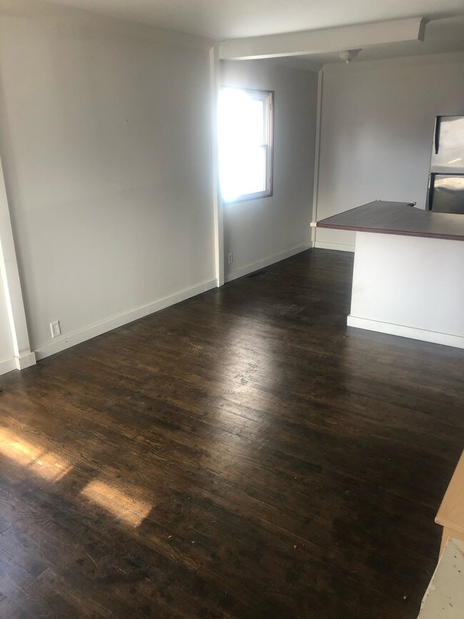 Apartments for Rent with Hardwood Floors in Herrin IL | Apartments.com