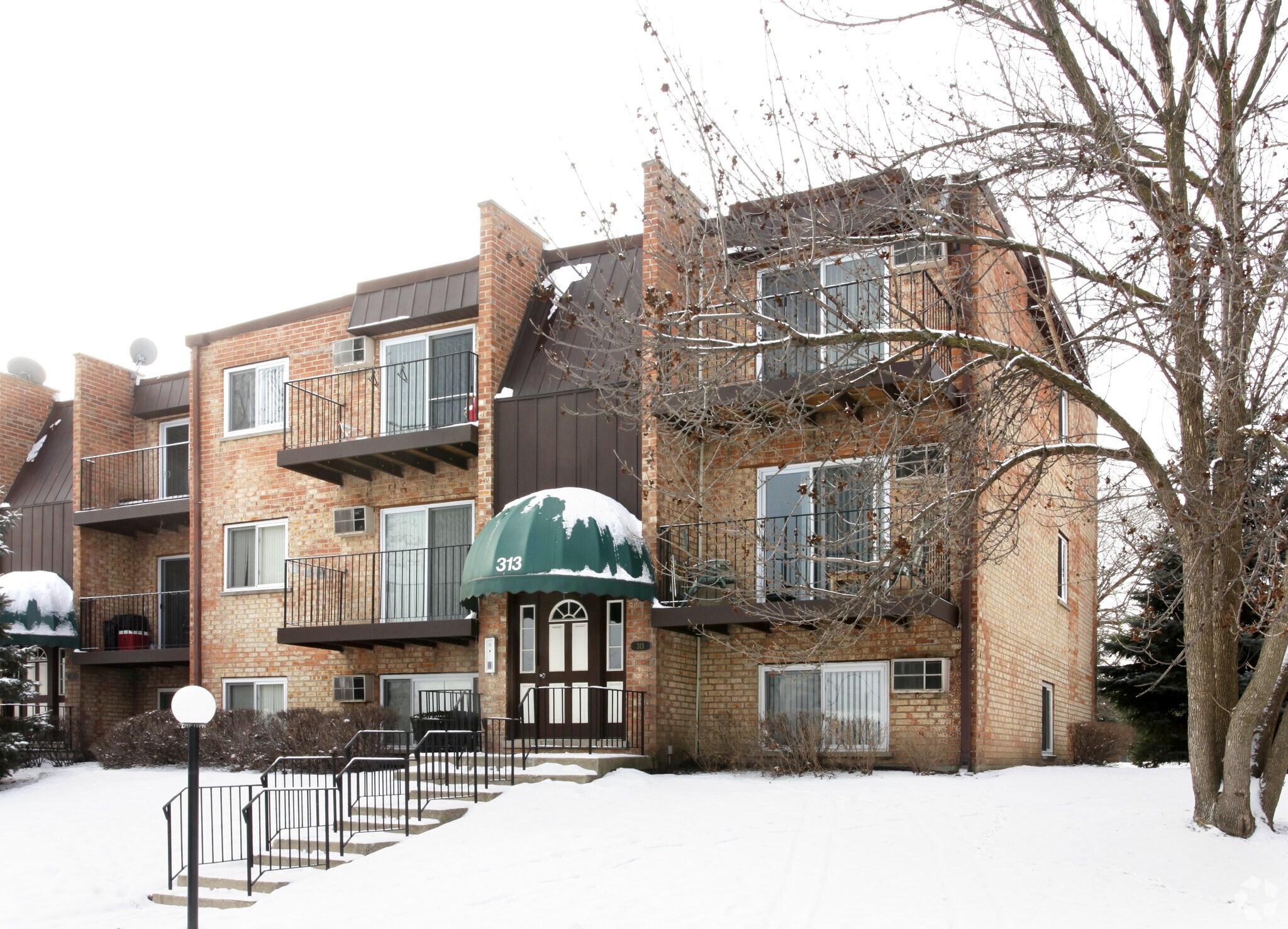 313 W Hawthorne Cir, Mount Prospect, IL 60056 - 313 W Hawthorne Cir ...