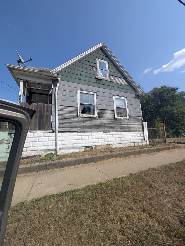 422 S Louisa St, Peoria, IL 61605 | Apartments.com