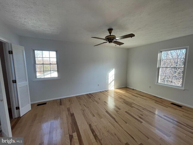 9120 Waltham Woods Rd Parkville Md 21234 House Rental In Parkville