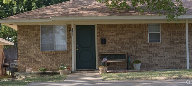 Duplex For Rent in Arlington TX | Apartments.com