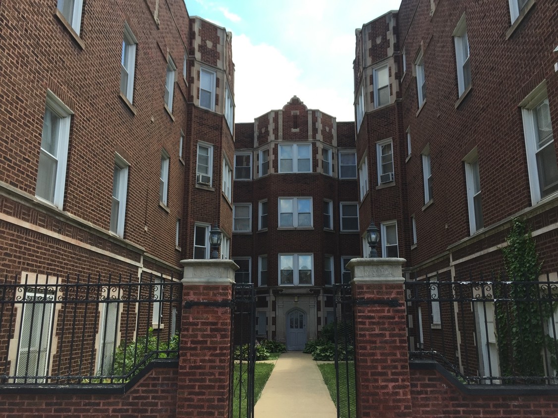 8249 S Evans - 738-740 E 83rd St Chicago, IL 60619 | Apartments.com