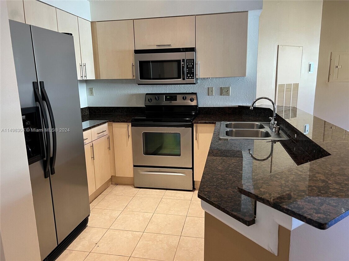 2445 SW 18th Terrace Unit 920, Fort Lauderdale, FL 33315 - Condo for ...