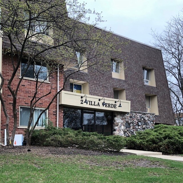 2 Villa Verde Dr Unit 200, Buffalo Grove, IL 60089 - Condo for Rent in ...